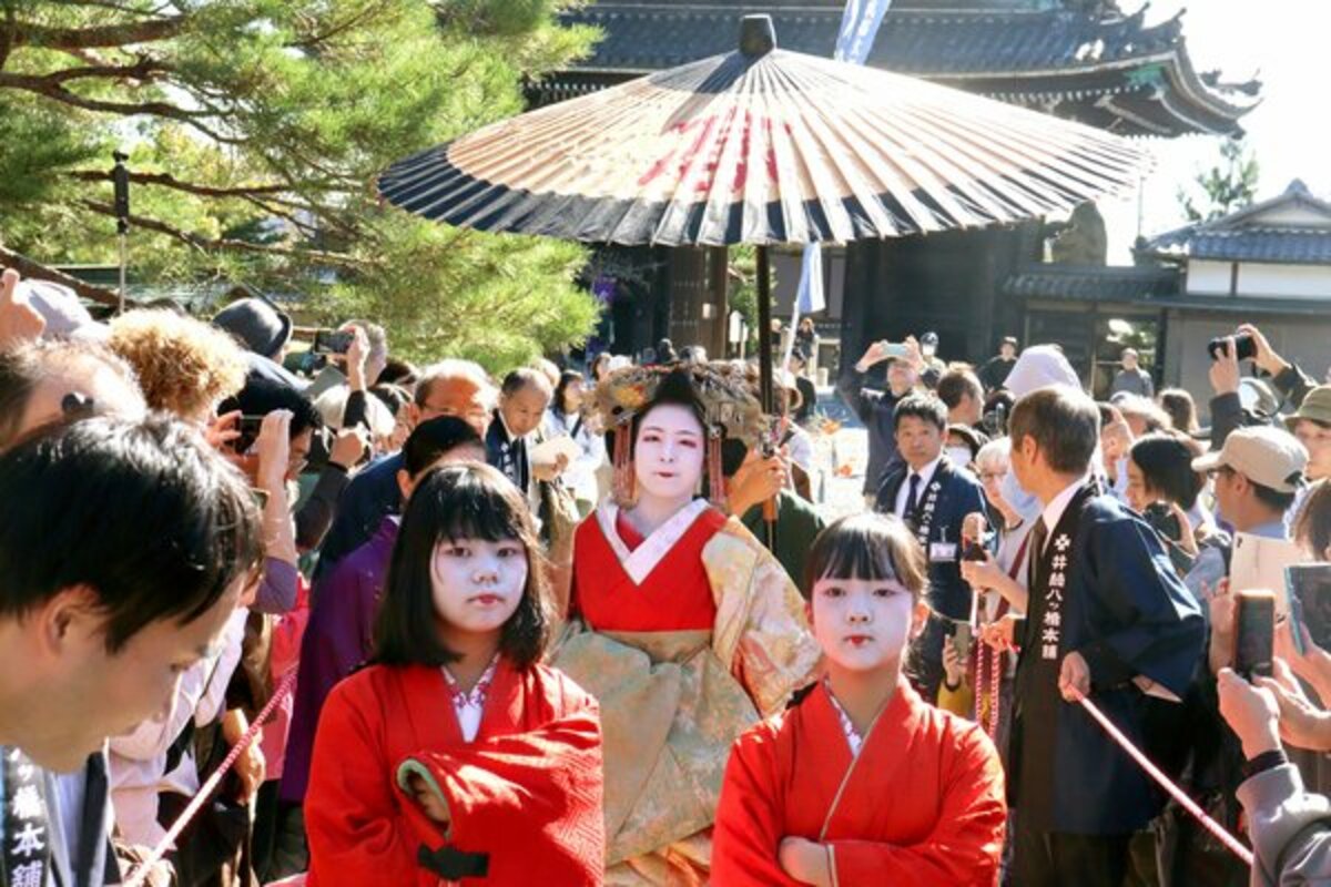 The "yugiri festival" is held in memory of the famous edo period geisha ...