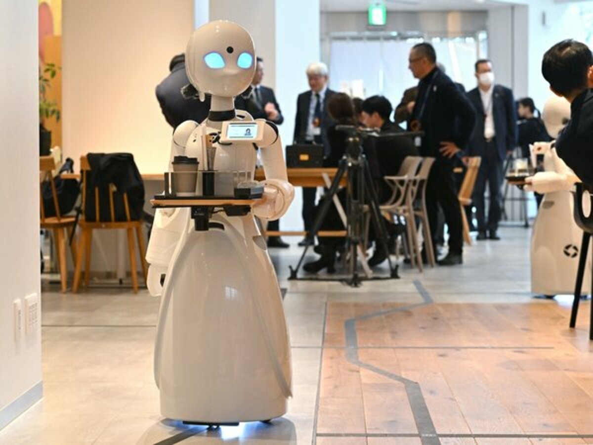 Kyoto's first cafe where remote-controlled "alter ego robots" work ...
