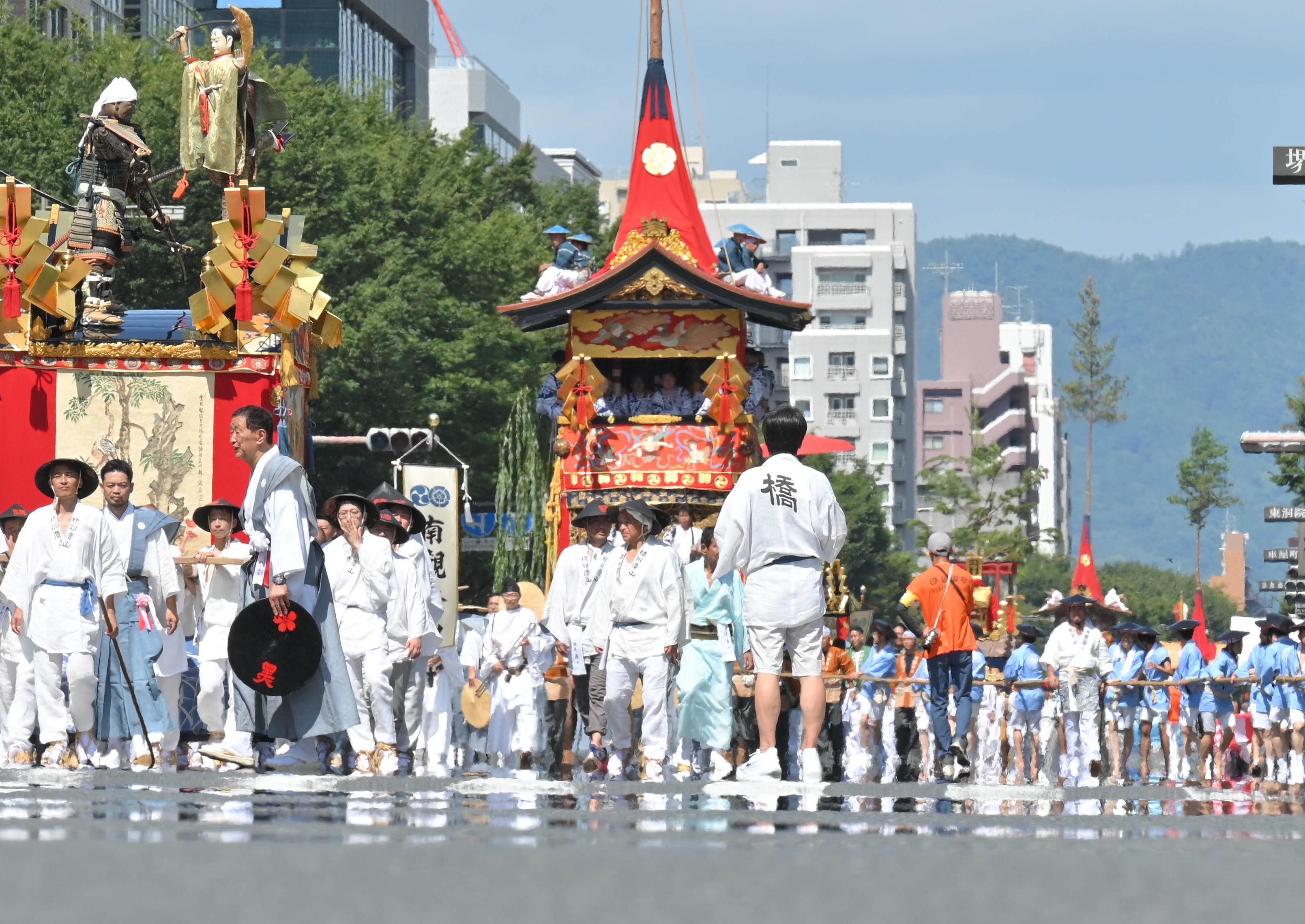 The yamahoko junko parade of the gion festival's atomatsuri is held ...