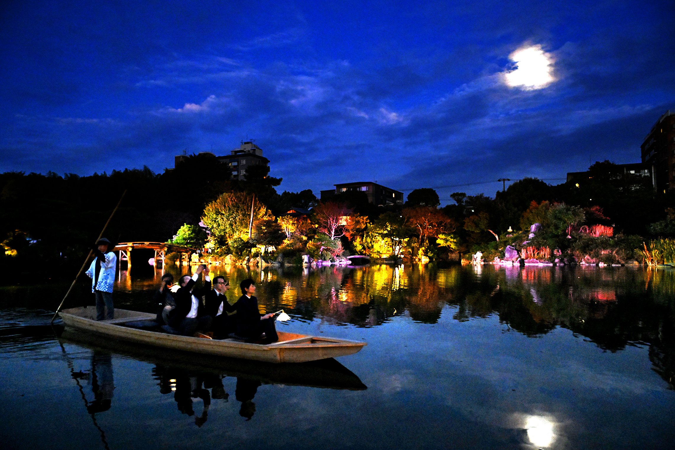 Special nighttime viewing begins at shosei-en garden in shimogyo ward ...